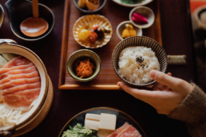 Japanese Dining Etiquette: Beginners to Advanced - Toranomon Language ...